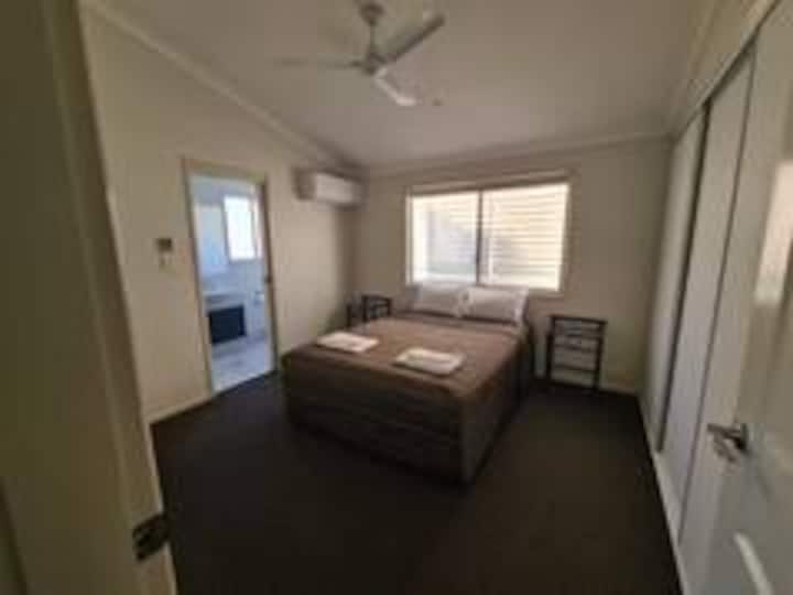6 Green Village - Emerald