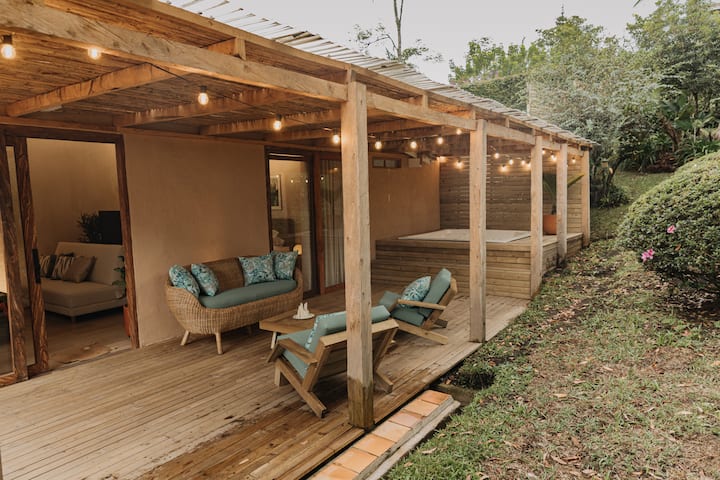 Big Cabin W Large Garden, Jacuzzi & Bbq In Llano G - Rionegro