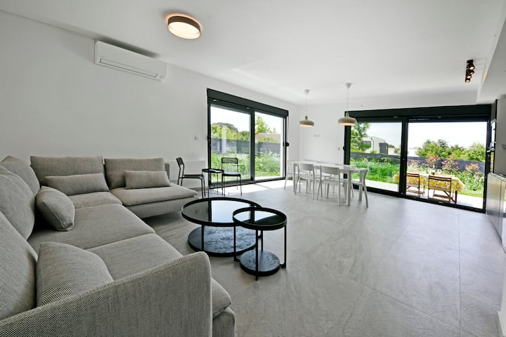 Beautiful Brand New Modern Villa - Poreč