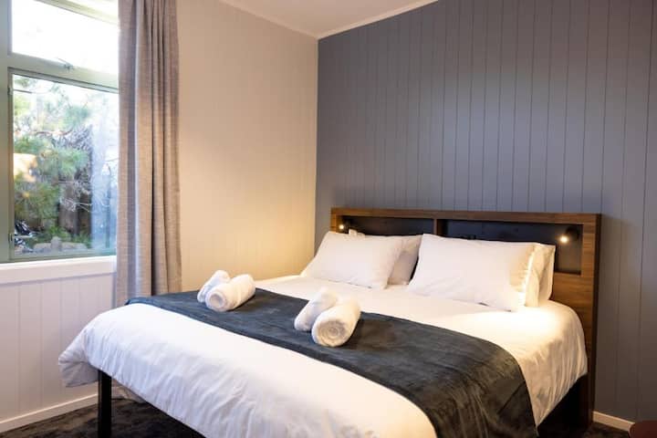 Haka House - Family Room Ensuite - 와나카