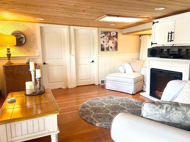 Enchanting Romantic Riverfront (Snhu/saint Anselm) - Manchester, NH