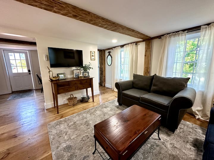 Heart Of Old Town-walk To Beach - Marblehead, MA