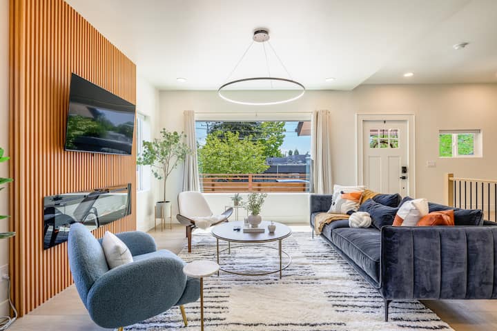 Ac | New Remodel | Chef's Kitchen | Bbq | Cap Hill - Seattle, WA