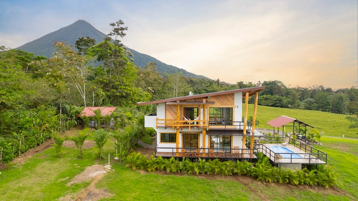 Casa Dos Volcanes | Family Days By Your Own Pool - Costa Rica