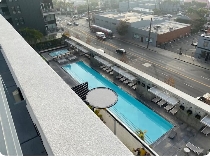 Comfortable Urban Apartment - Beverly Hills, CA