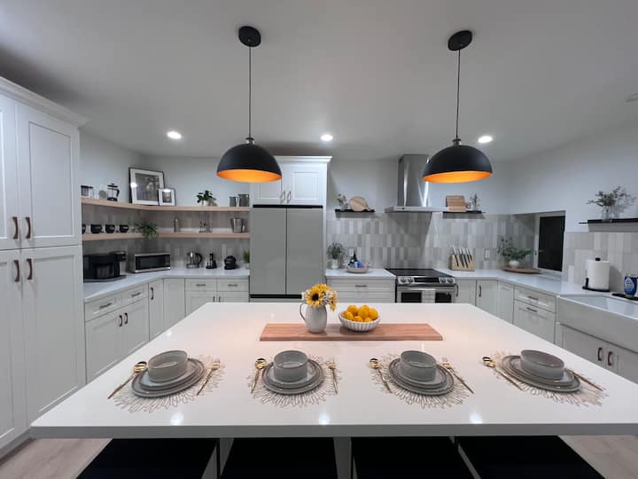 Modern Vineyard Oasis 2 Bed/ 2 Bath - Fremont, CA