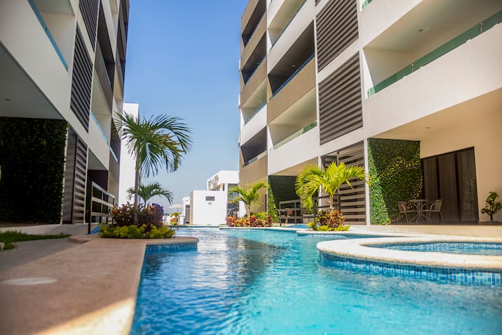 Marina Cerritos Loft, Wave Pool And Amenities - 마사틀란