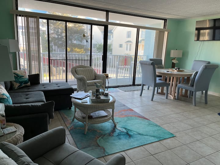 Large 2bed/2bath Ocean Side Condo Newly Decorated - Ocean City, MD