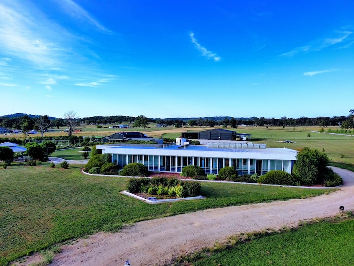 Luxury Farm Stay W/indoor Pool - 馬奇