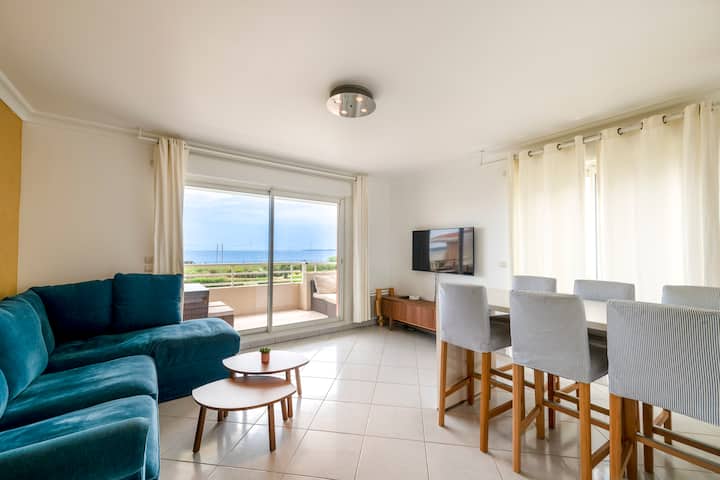 Modern Beachfront Family Apartment With Pool - Antibes