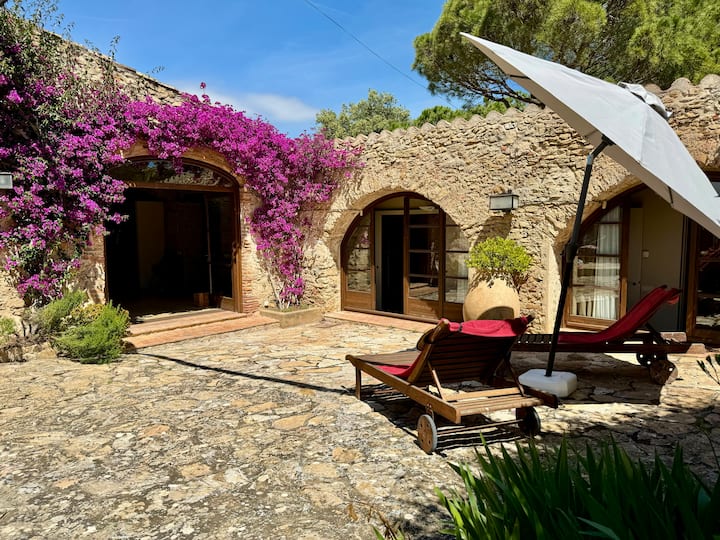 Unique Maison Campagne Rustique Du Xvie Siècle. - Pals