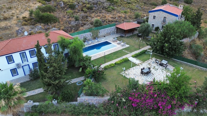 Eski Datça'da Kiralık 2+1 Bahçe Katı Aile Suiti - Datça