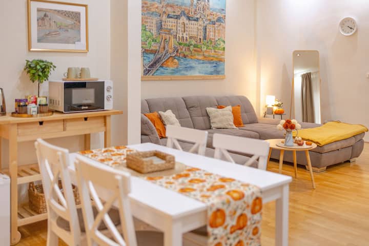 Central Budapest Oasis - City Center Apartment - Budapest
