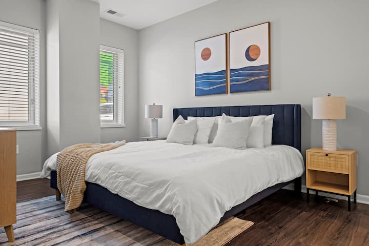 Urban Kc 2br • City Views • Near Attractions - Kansas City, KS