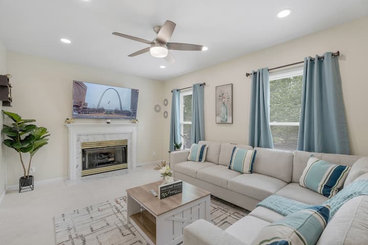 Modern 4br Retreat W/ Free Parking In Prime Cwe! - Saint-Louis, MO