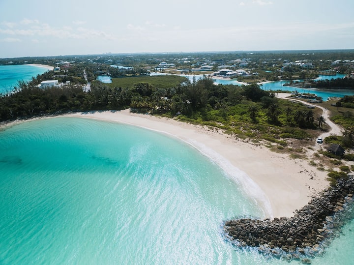 Best Private Beach/chef/butler/driver Full Staff - Nassau
