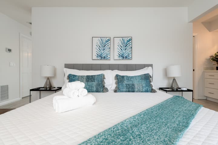 Be A Nomad | Spacious 1 King Br Close Beach & Mayo - Atlantic Beach, FL