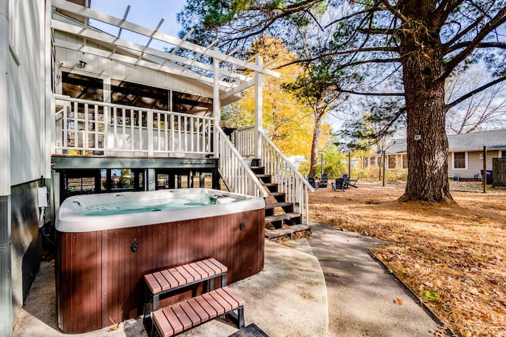Walk To Town Line Beach | Hot Tub | King Beds - New Buffalo