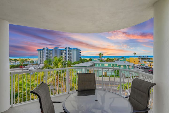 2br End-unit Condo With Ocean View & Large Balcony - Treasure Island, FL