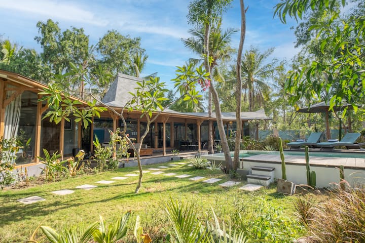 Brand New/unique Pool/modern Traditional/harimau - Gili Islands