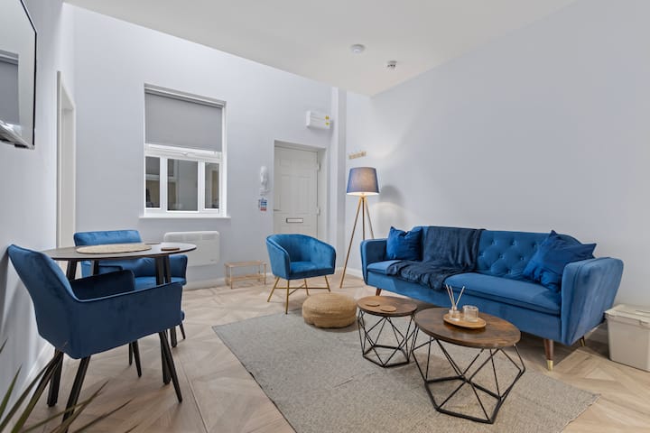 Modern Apartment Double Bed |Free Parking| Suite 4 - Nottingham