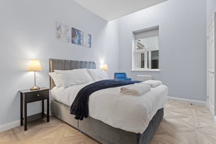 Modern Apartment Double Bed |Free Parking| Suite 4 - Nottingham