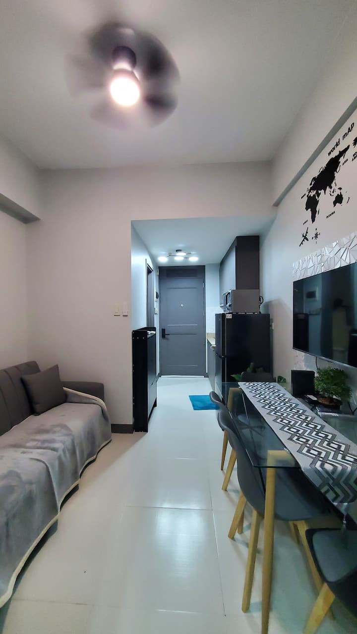 Seine Suite - 1 Bedroom Wbalcony - Parañaque