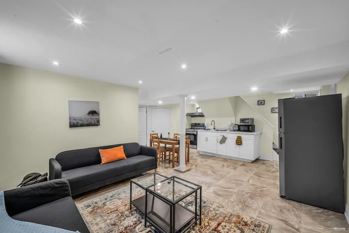 Spacious 2 Bedroom Apartment In North York - Toronto