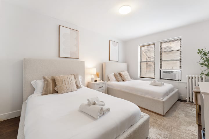 Cosmopolitan Comfort: Sleek Bay Ridge Studio - New York