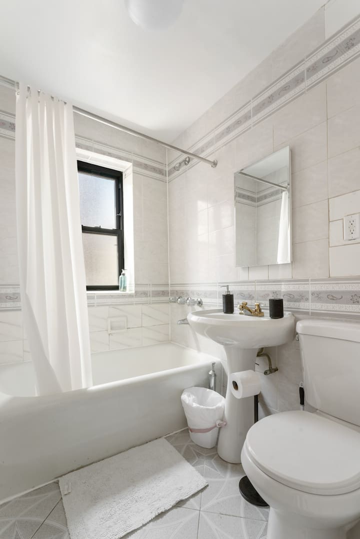 Explore Bay Ridge: Modern Studio In Prime Location - Brooklyn, NY