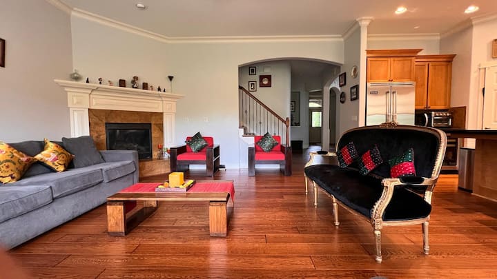 Near Airport ~Home Of Jaya - Renton, WA