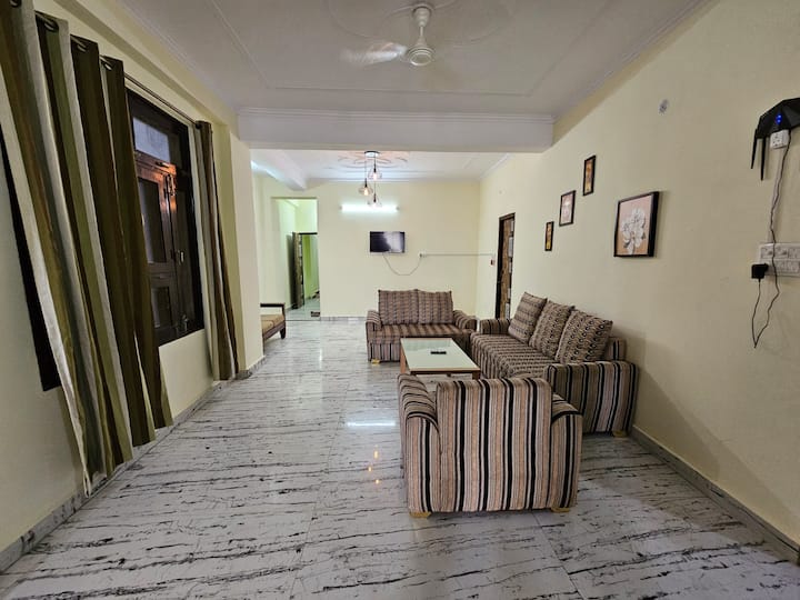 2 Bhk In Krishna Nagar Lucknow - Lucknow