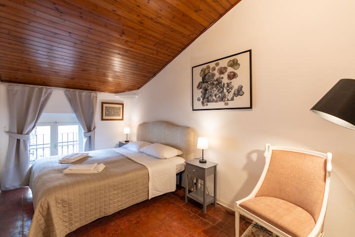 Appartamento Mansardato, Storico E Accogliente - Verona