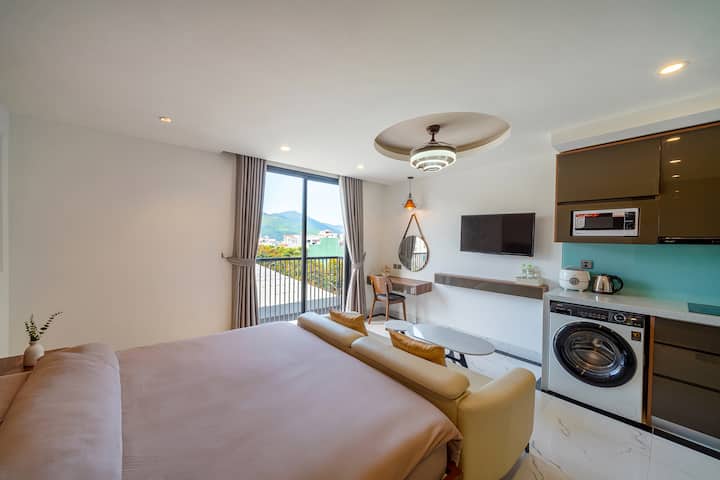 Minimalist Studio W Mountain View | Comfy | Beach - Đà Nẵng