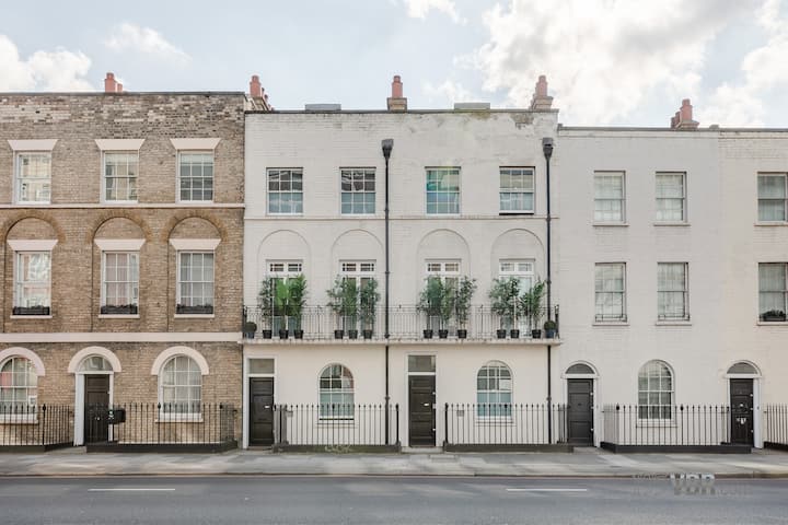 The Rochester: Two Townhouses, 12-bed | Victoria - London