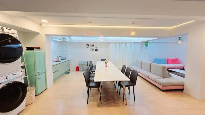 “더휴해운대” 3층독채 40평펜션/최대15명/루프탑바베큐/벡스코워크샾/해운대역과비치도보3분 - Busan