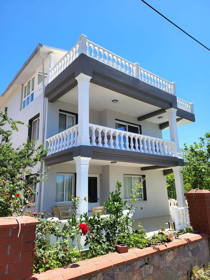 Denize Sıfır Triplex Villa Ve Teras - Urla