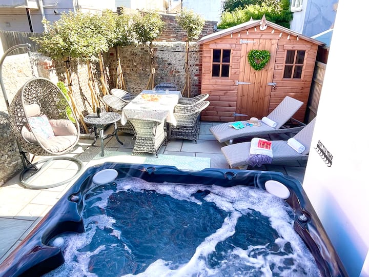 Hot Tub, Sea View, Luxury Georgian Apt, Sleeps 6 - Bognor Regis