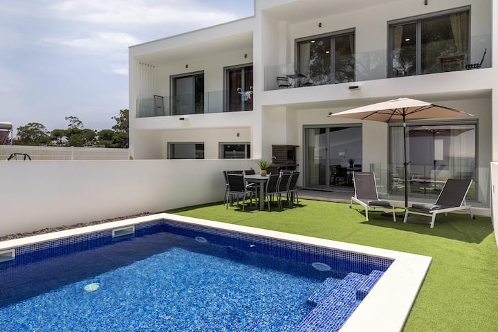 Modern Villa W/pool And Garage By Soulplaces - Almada