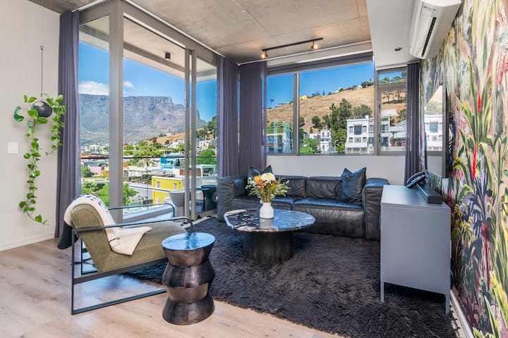 De Waterkant: Central, Views, And No Load-shedding - Camps Bay