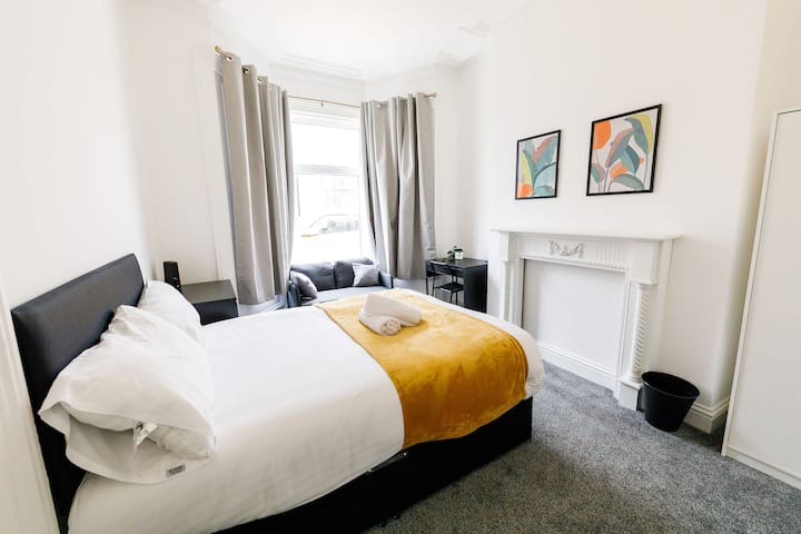 Huge 5 Bed House - Contractor Friendly - Sunderland