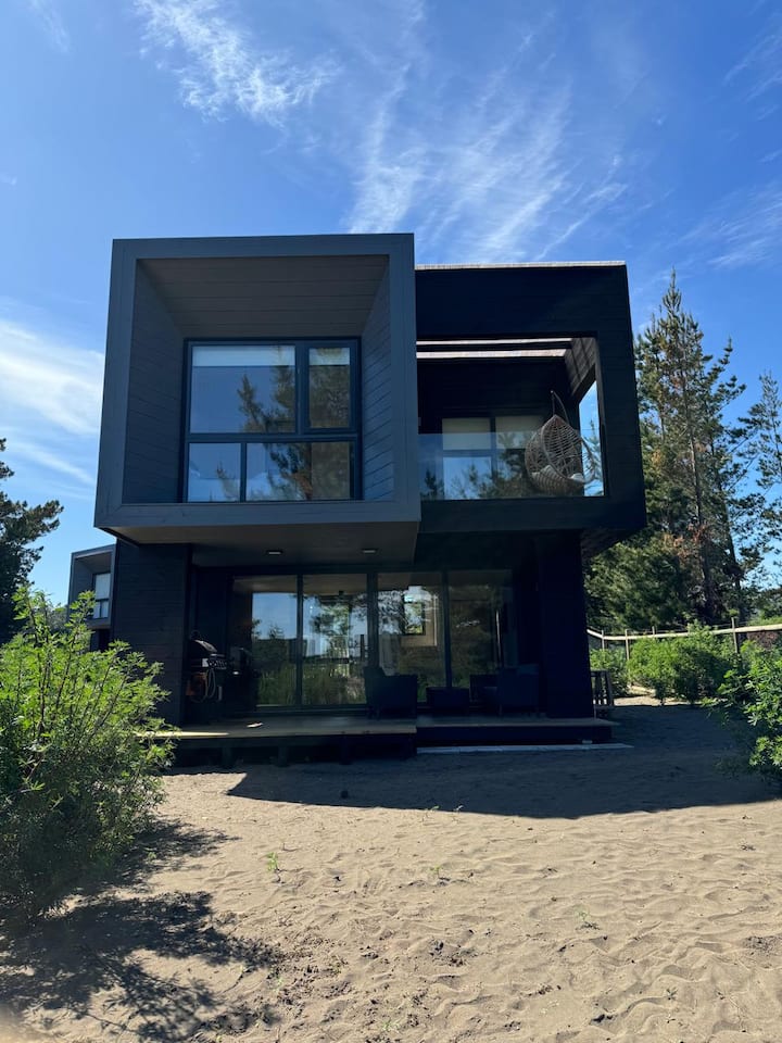 Exclusiva Casa Nueva Endémico Con Playa, Pichilemu - Chile