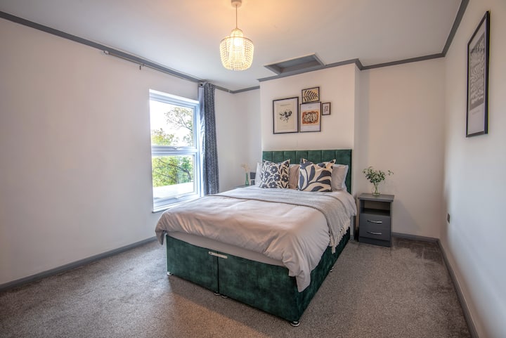 Cosy And Charming Home | Free Wi-fi And Smart Tv - Lincoln