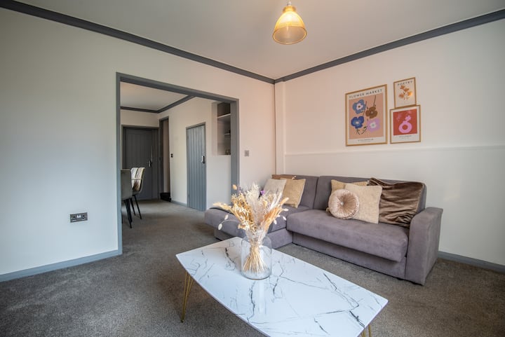 Cosy And Charming Home | Free Wi-fi And Smart Tv - University of Lincoln