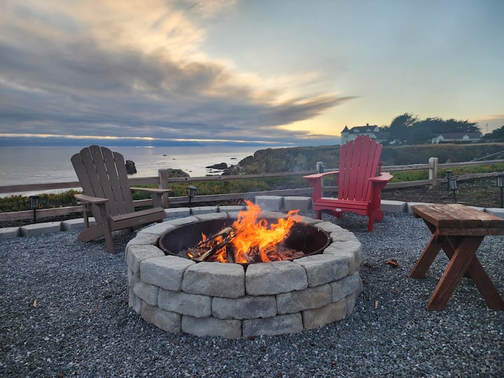Ocean Front 5 Bedroom Coastal Getaway - Fort Bragg, CA