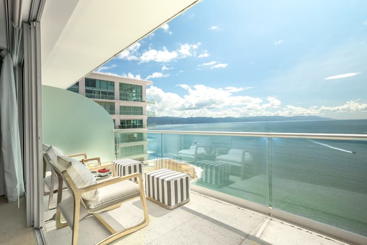 Stunning Beach Front Condo In Peninsula Tower 1! - Puerto Vallarta