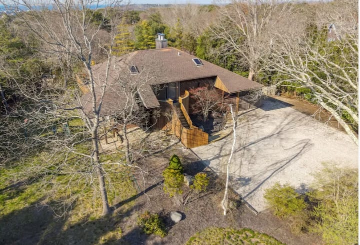 3 Bedroom, 2.5 Bath W/large Pool - Hampton Bays, NY
