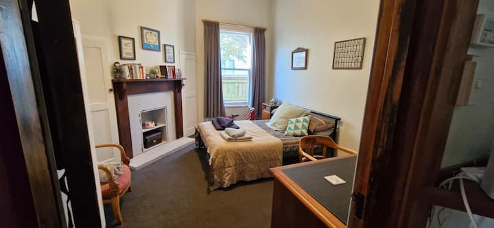 Cosy, Quiet Place In Old Villa - Palmerston North