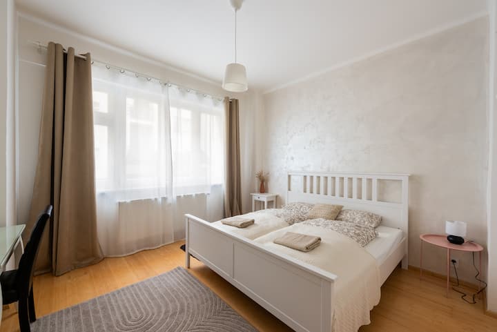 Spacious 2bdr Apt 4mins From Wenceslas Sq. (Zit34) - Prague