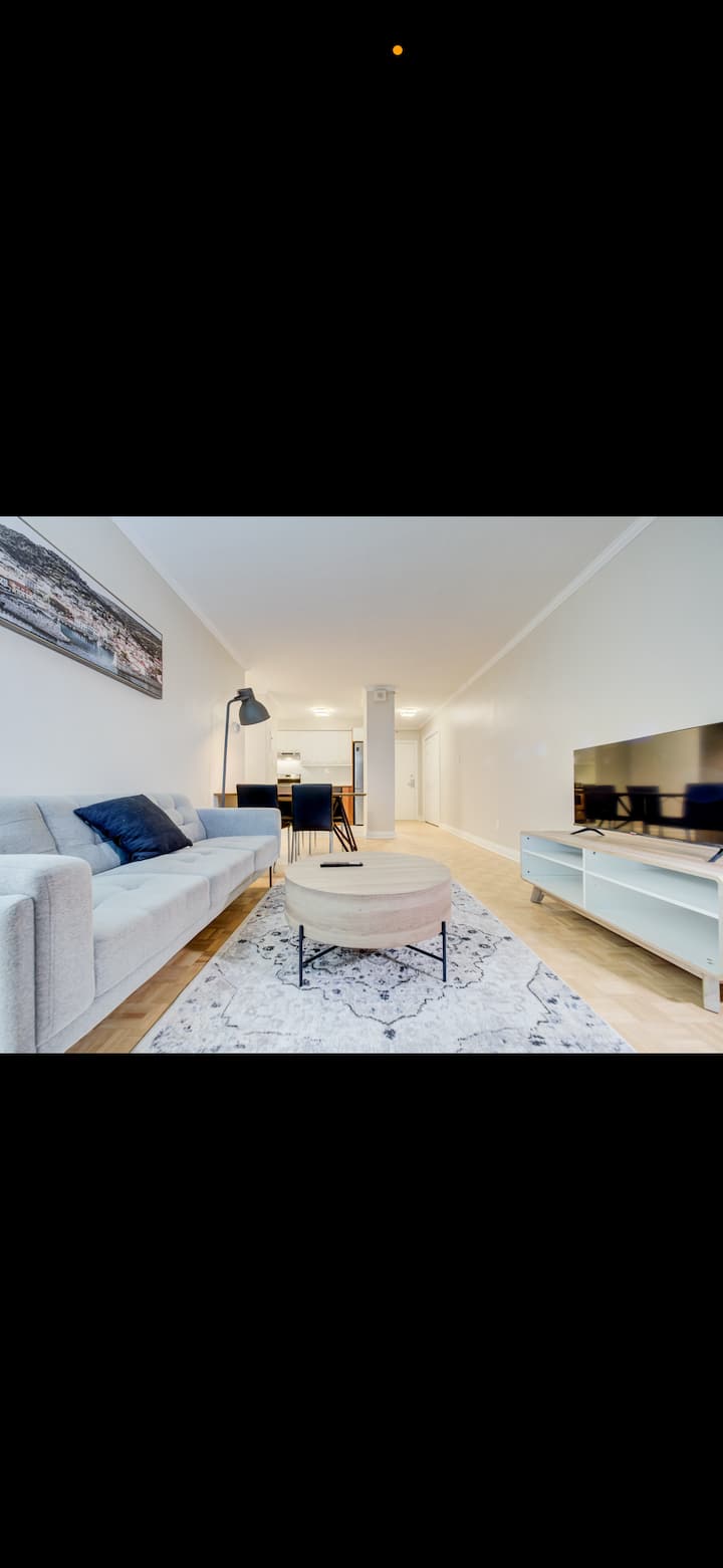Modern Apartment In Downtown Mtl - Montreal